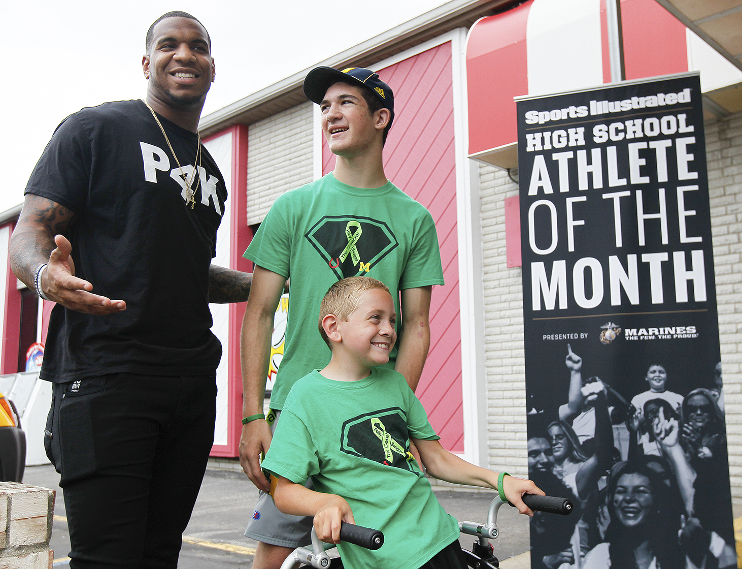 Sports Illustrated honors walker with a cause - The Blade