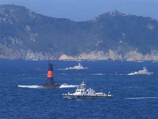 S. Korean fishing boat capsizes; 10 dead, 8 believed missing | The Blade
