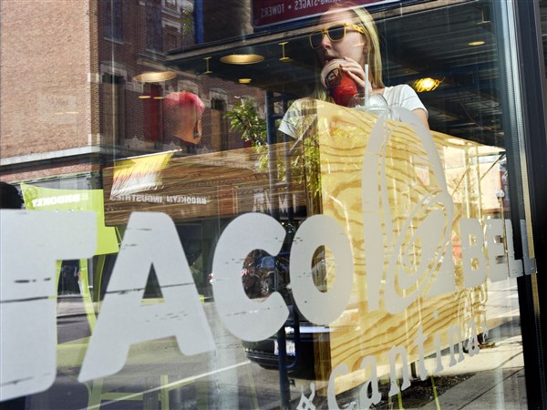 Taco Bell in Chicago debuts with beer and sangria | The Blade