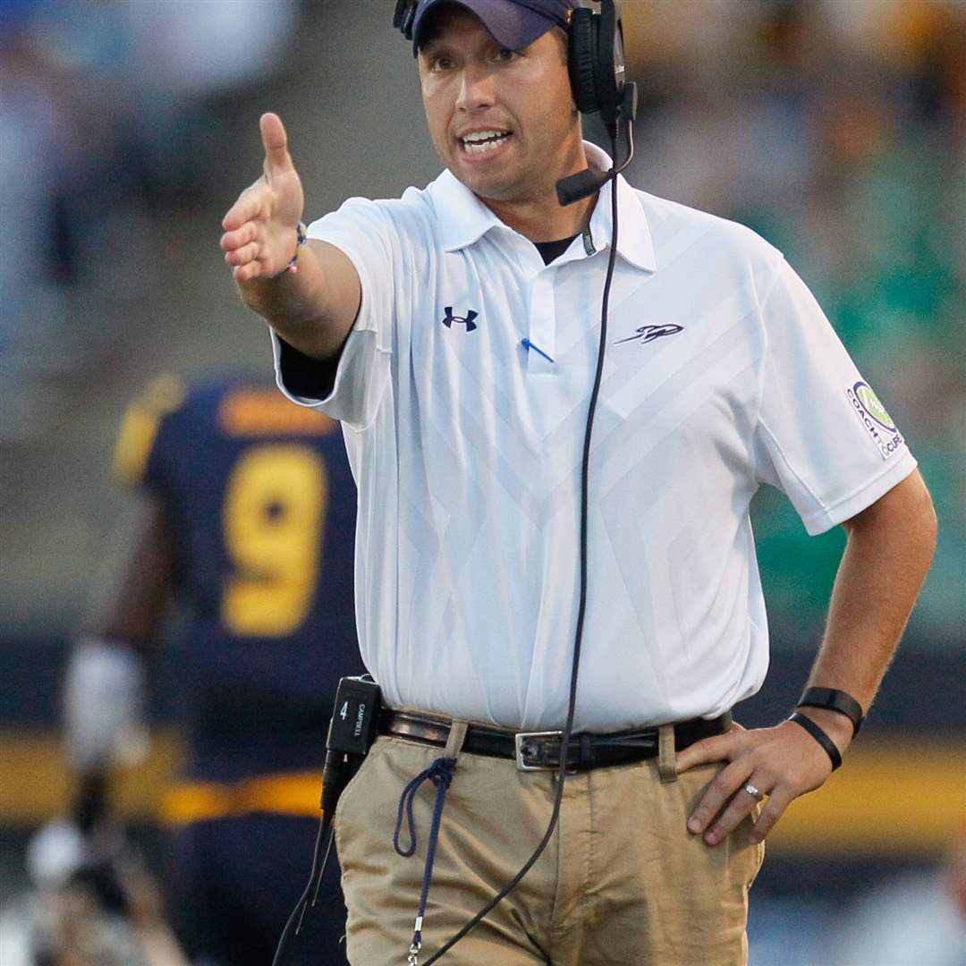 IN PICTURES: UT moves to 3-0 - The Blade