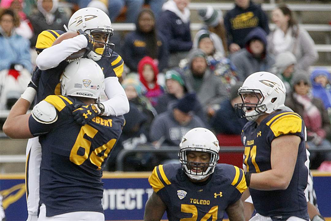 IN PICTURES: UT remains unbeaten - The Blade