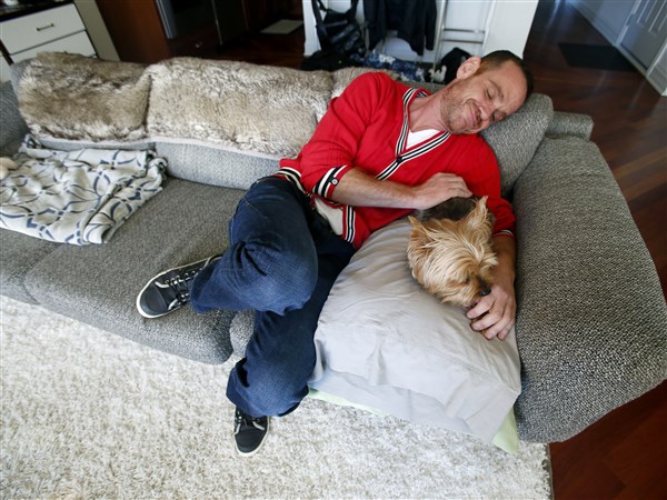 HIV-positive doctor says his dog saved his life | The Blade