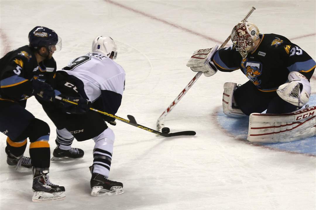 IN PICTURES: Walleye lose 3-2 to Evansville - The Blade