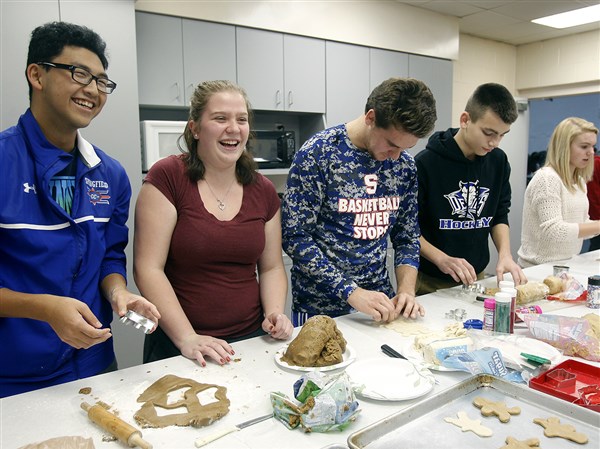 Area students bake, donate cookies | The Blade