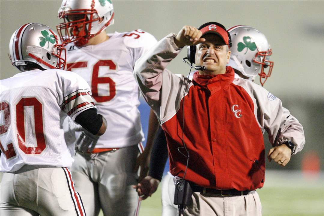 IN PICTURES: Turnovers key Irish; first-half fumbles hurt Knights - The ...