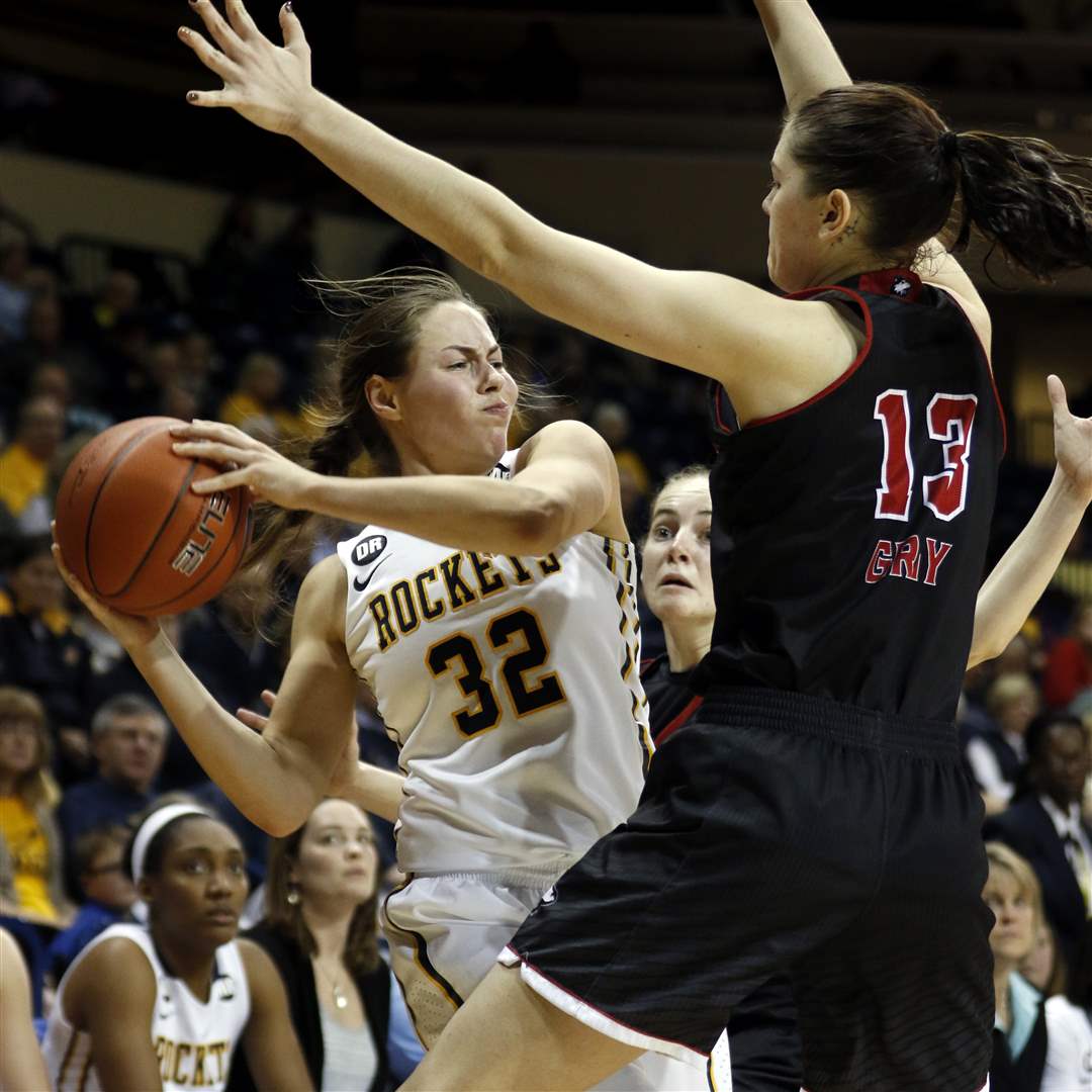 IN PICTURES: UT women sink Northern Illinois - The Blade