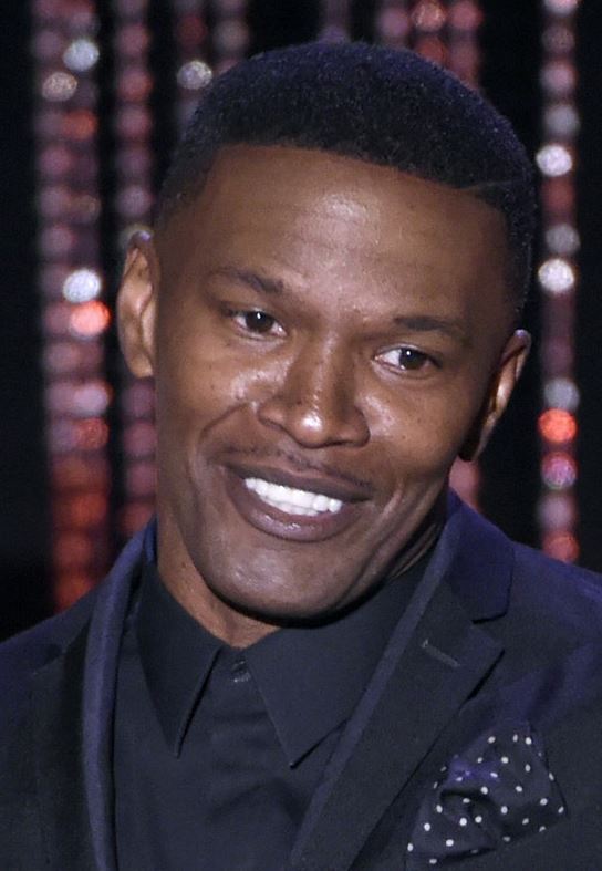 Oscar winner Jamie Foxx helps rescue driver from vehicle - The Blade