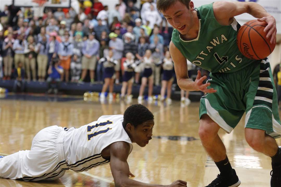 IN PICTURES: Ottawa Hills tops Toledo Christian - The Blade