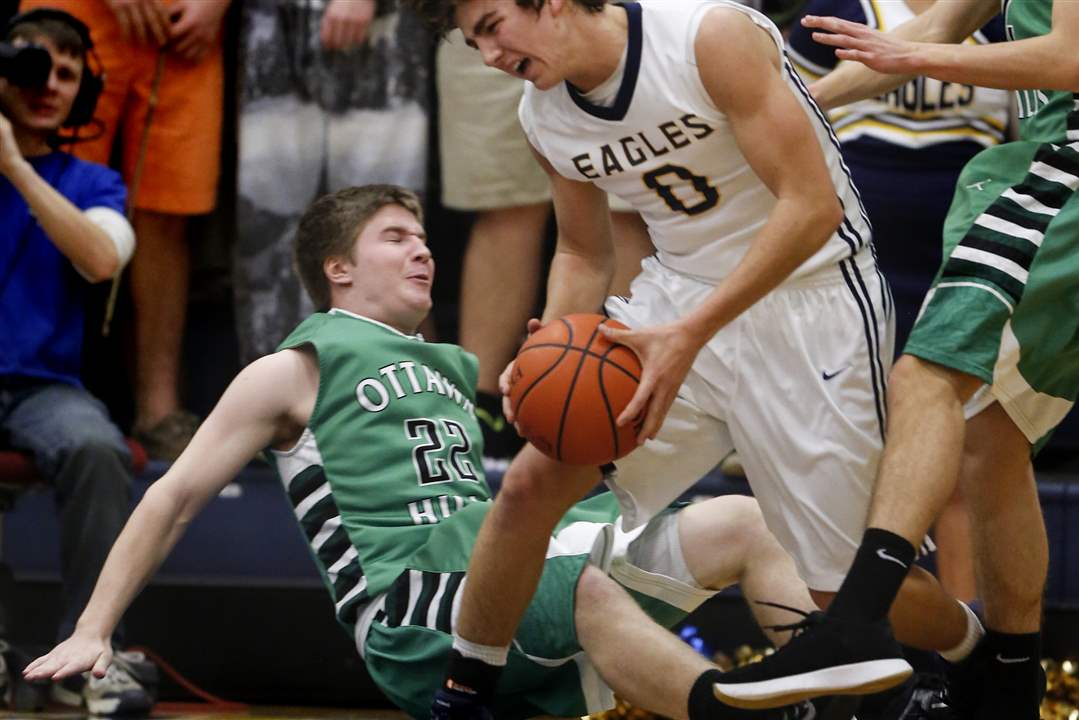 IN PICTURES: Ottawa Hills tops Toledo Christian - The Blade