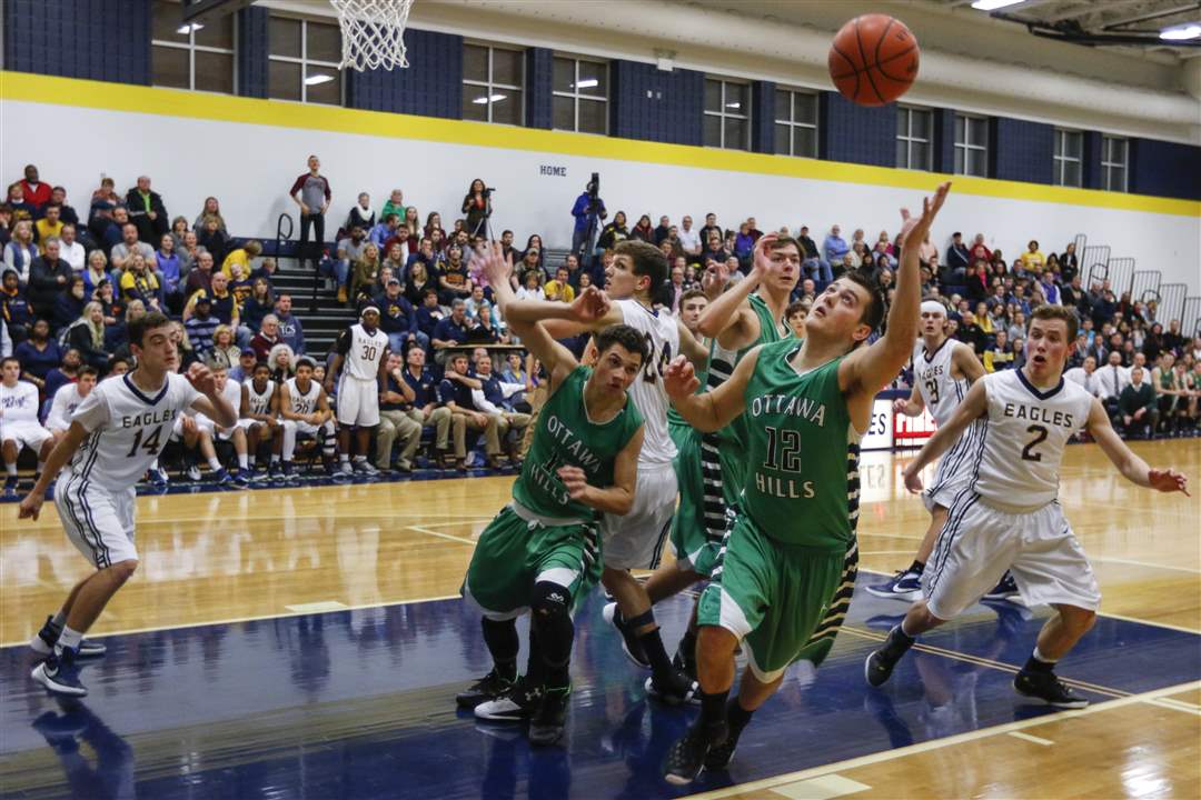 IN PICTURES: Ottawa Hills tops Toledo Christian - The Blade