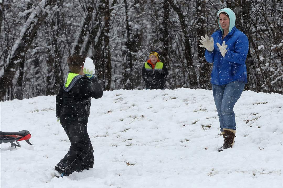 Winter weather hits Toledo - The Blade