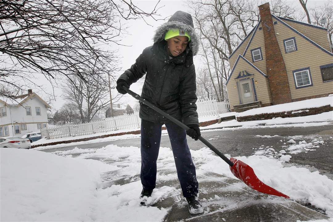 Winter weather hits Toledo - The Blade