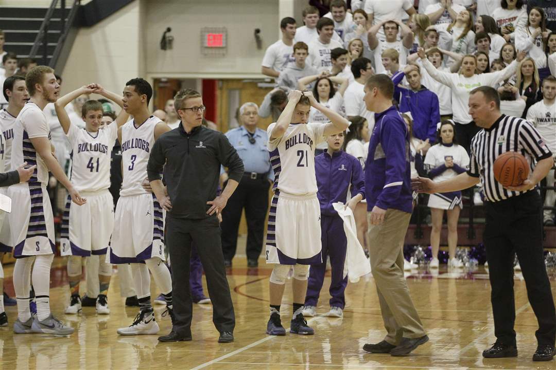 IN PICTURES: Genoa upsets Swanton - The Blade