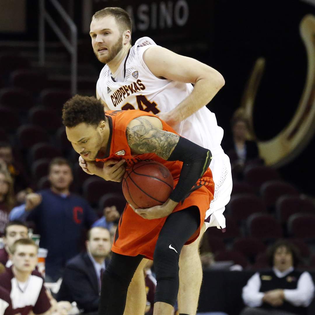 IN PICTURES: BG upsets Central Michigan - The Blade