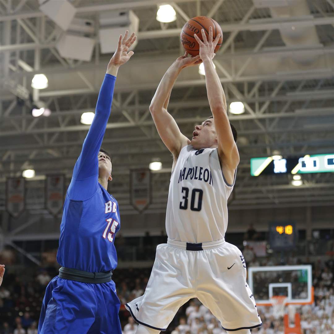 IN PICTURES: Napoleon knocked out - The Blade