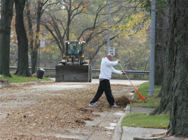 Ottawa Hills to do spring leaf pickup | The Blade