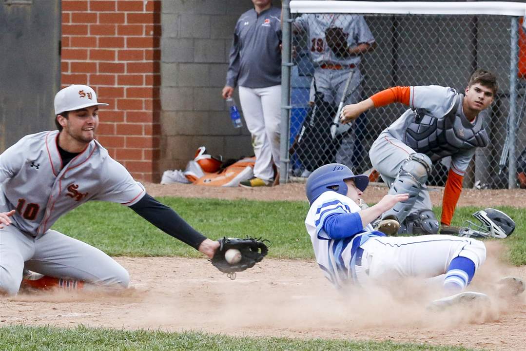 IN PICTURES: Anthony Wayne 6, Southview 0 - The Blade