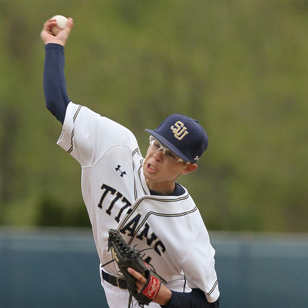 IN PICTURES: St. Francis outlasts St. John's - The Blade