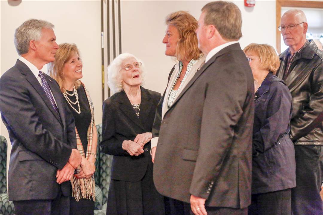 Delbert Latta funeral held - The Blade