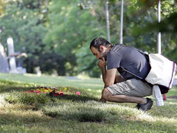 Muhammad Ali's cemetery opens to public | The Blade