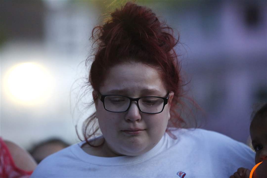 Vigil held for stabbing victim in East Toledo - The Blade