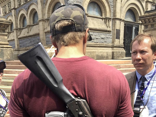 Open-carry AK-47 in Cleveland plaza | The Blade