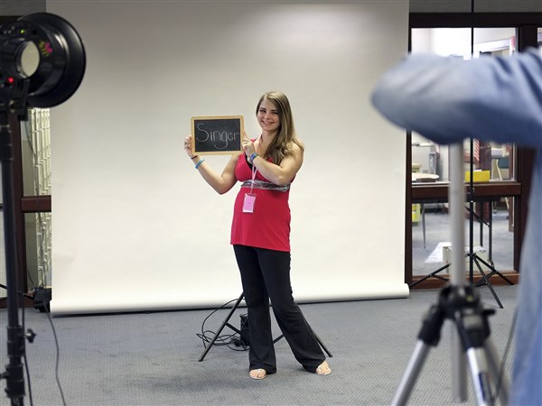 Polly Fox portraits show hopes | The Blade