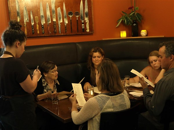 No-tipping trend now at more restaurants, with mixed results | The Blade