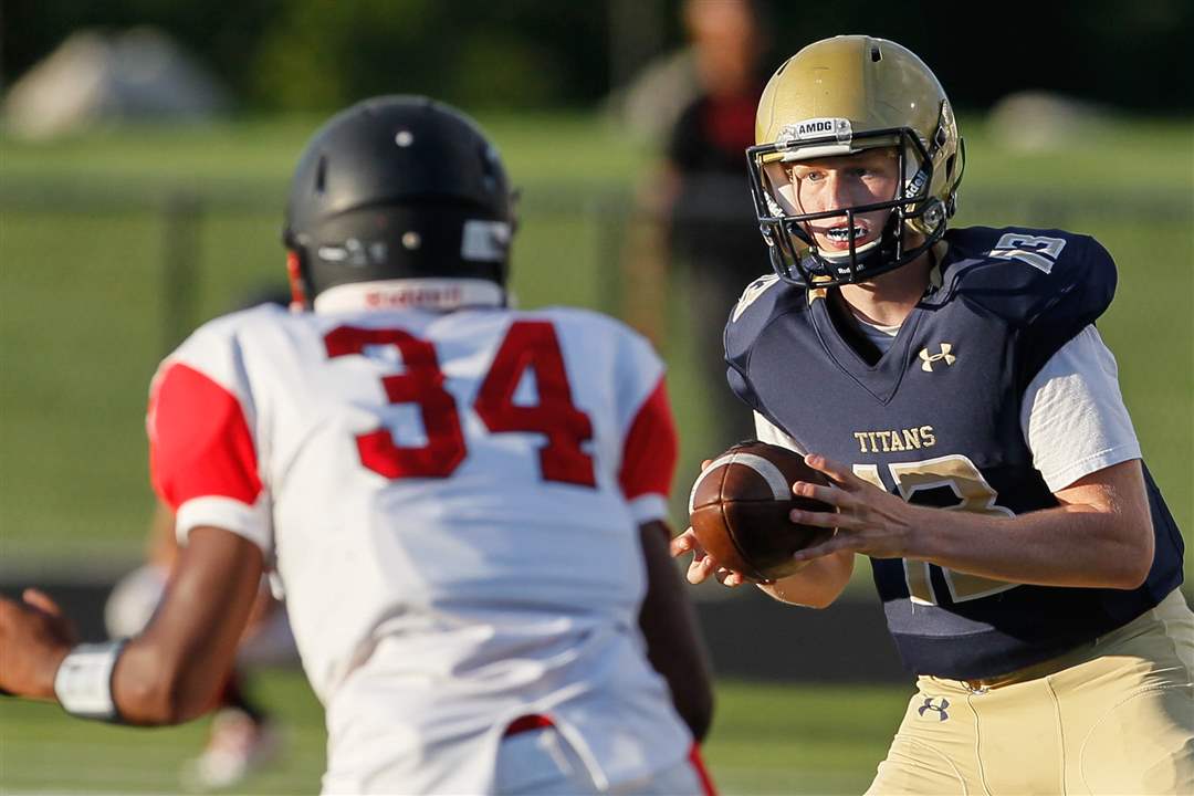 IN PICTURES: St. John's 44, Rogers 0 - The Blade