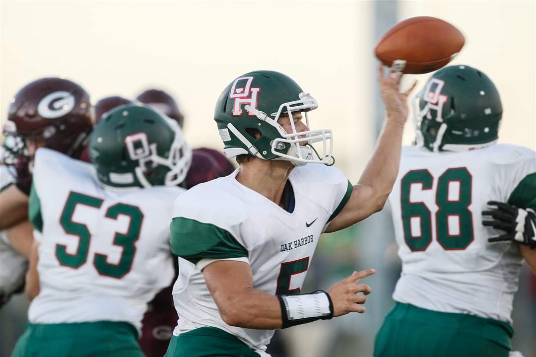 IN PICTURES: Genoa 41, Oak Harbor 7 - The Blade