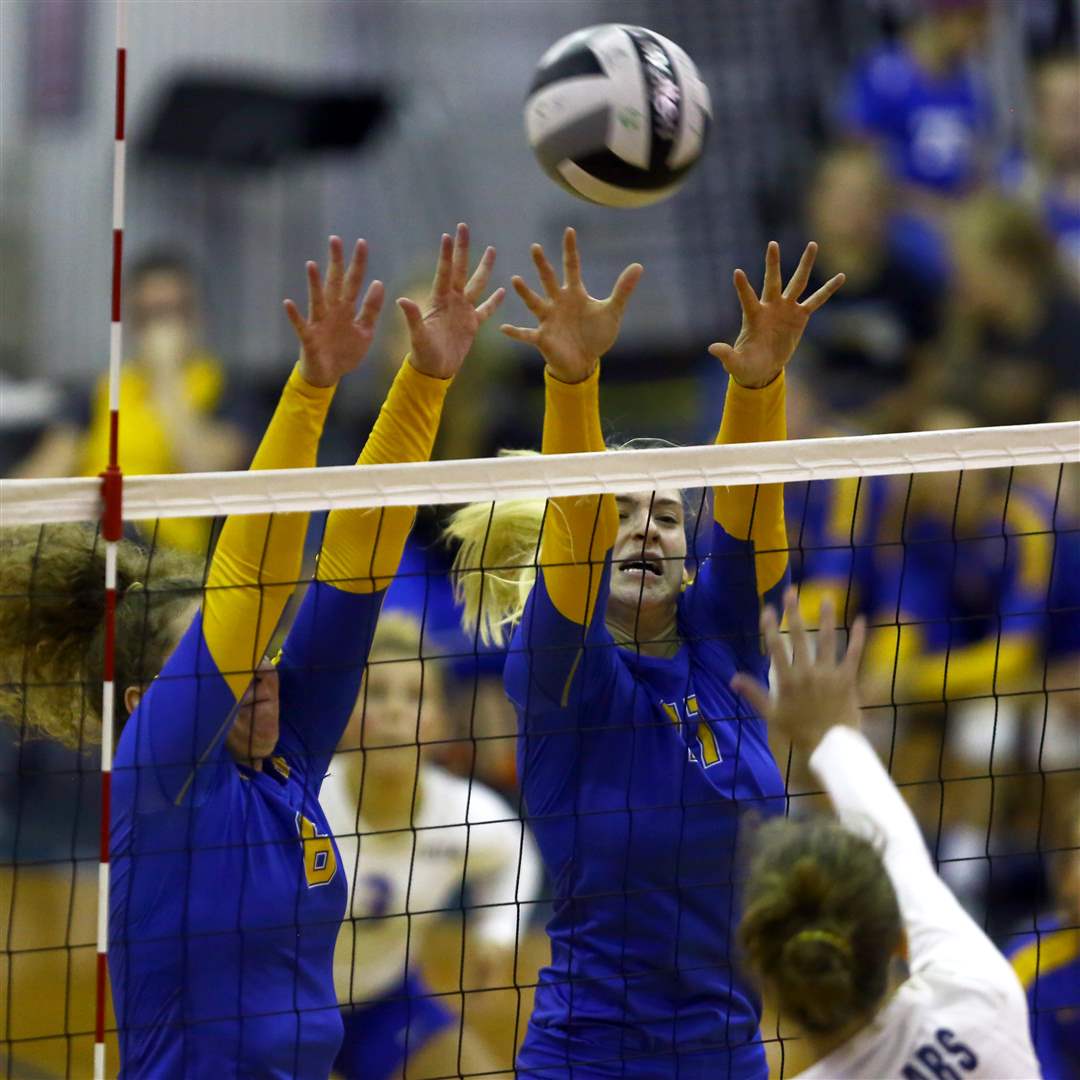 IN PICTURES: St. Ursula volleyball wins in 4 - The Blade