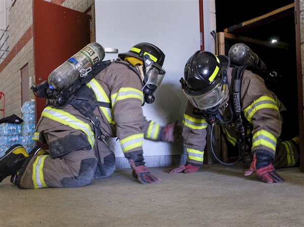 Firefighter recruits put through their paces | The Blade