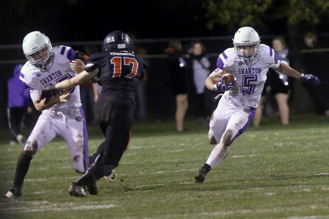 IN PICTURES: Swanton 28, Liberty Center 15 - The Blade