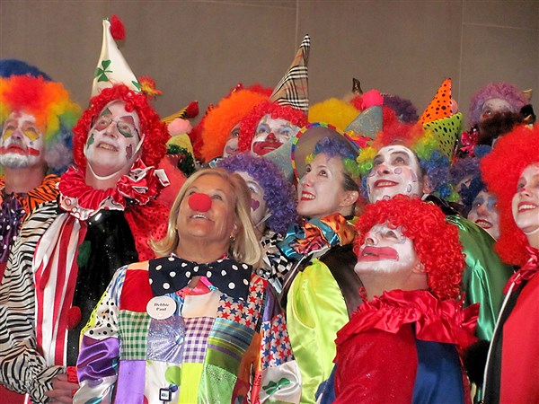 Clowns continue marching in Blade's Holiday Parade | The Blade