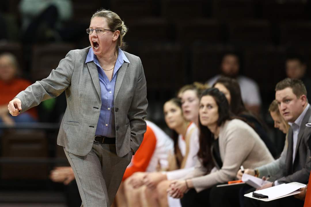 IN PICTURES: Northern Illinois 89, BGSU women 76 - The Blade