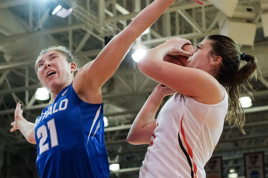 IN PICTURES: Buffalo 61, BGSU women 50 - The Blade
