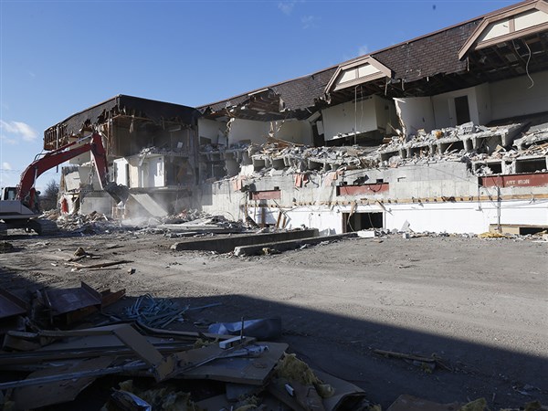 Hotel demolition makes progress | The Blade