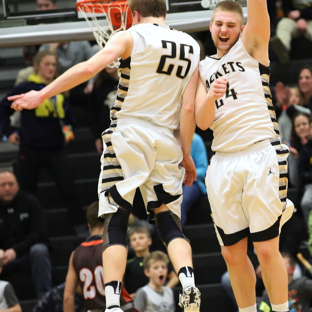 IN PICTURES: Perrysburg 66, Southview 63 - The Blade