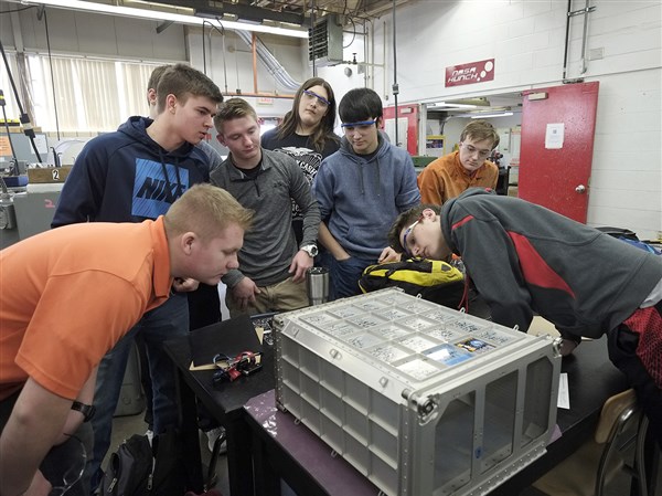 Bedford students help craft locker for NASA | The Blade