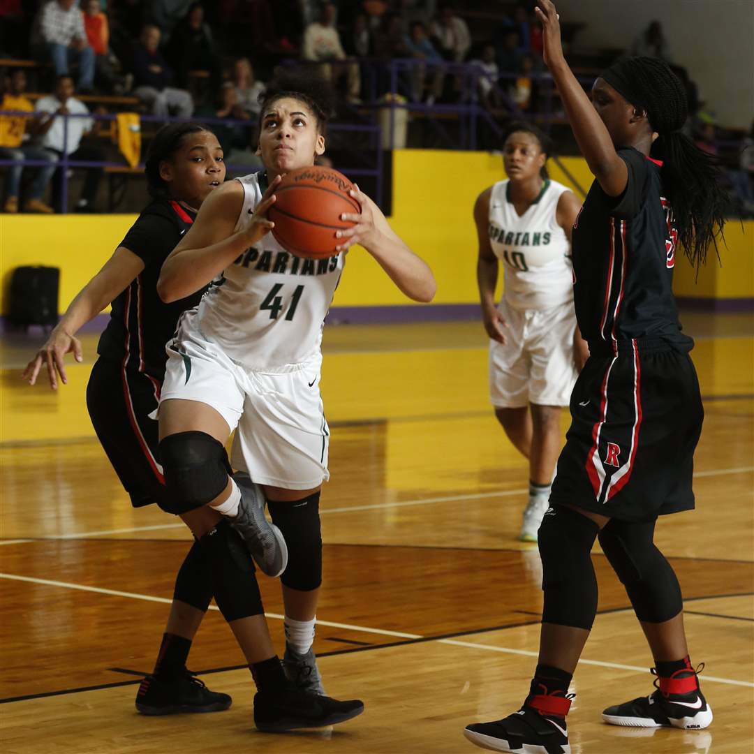 IN PICTURES: Rogers 43, Start 38 - The Blade