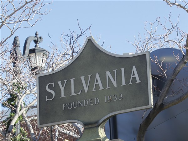 Sylvania Twp To Begin Leaf Brush Pickup The Blade 4578