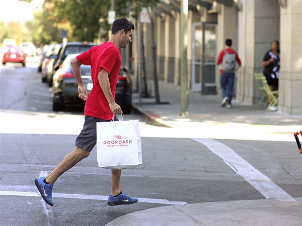 Delivery apps help fill restaurants’ tills | The Blade