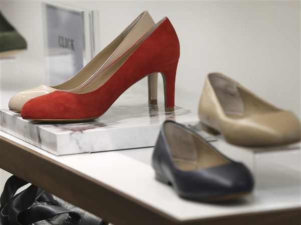 U.K. rejects call to outlaw high-heel workplace dress codes | The Blade