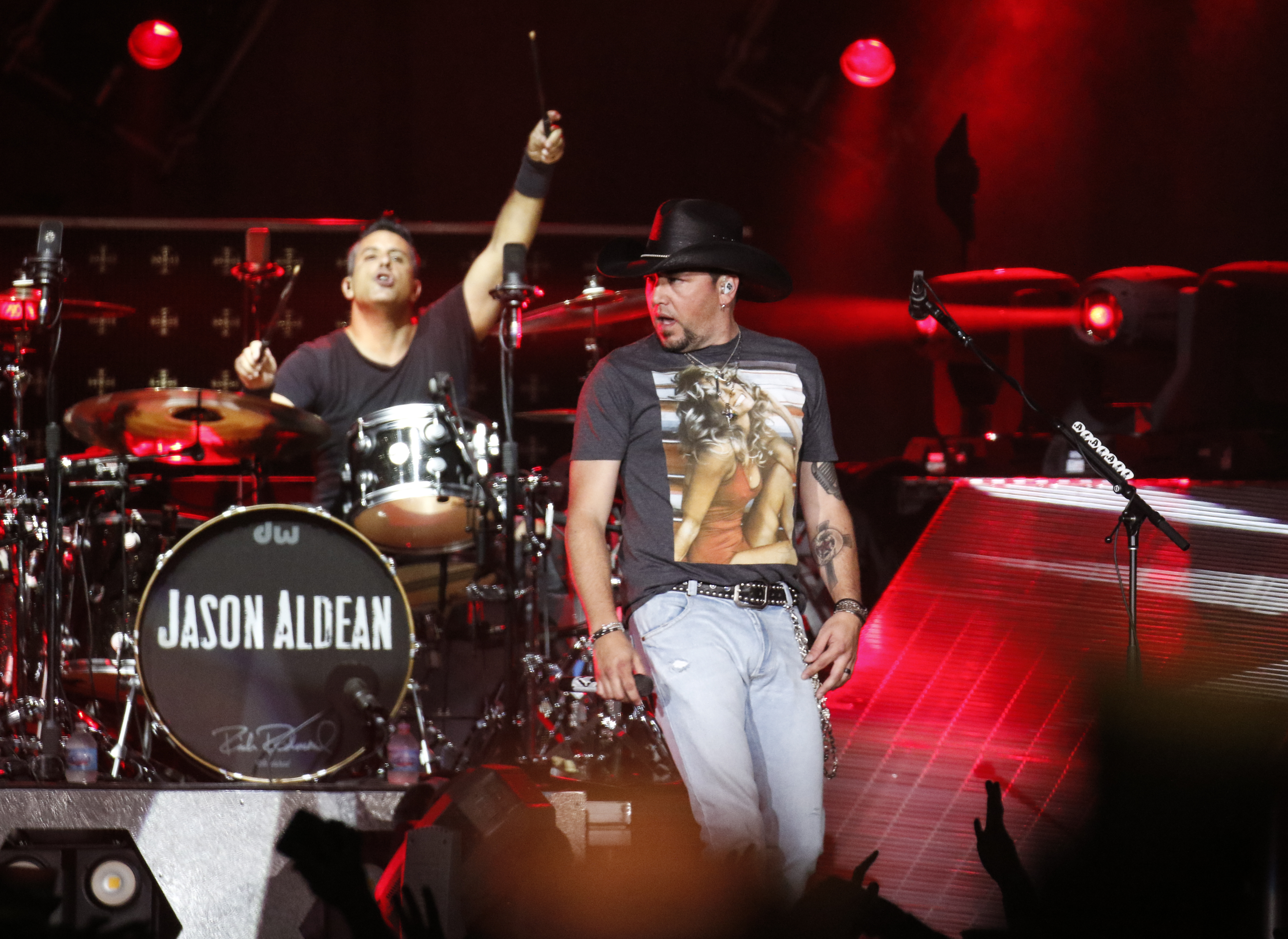 Jason Aldean opens tour with rocking night in Toledo - The Blade