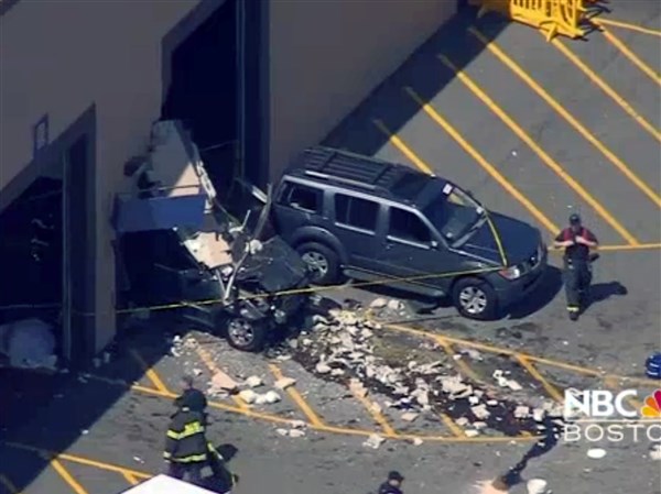 SUV suddenly takes off, crashes during auto auction; 3 dead | The Blade