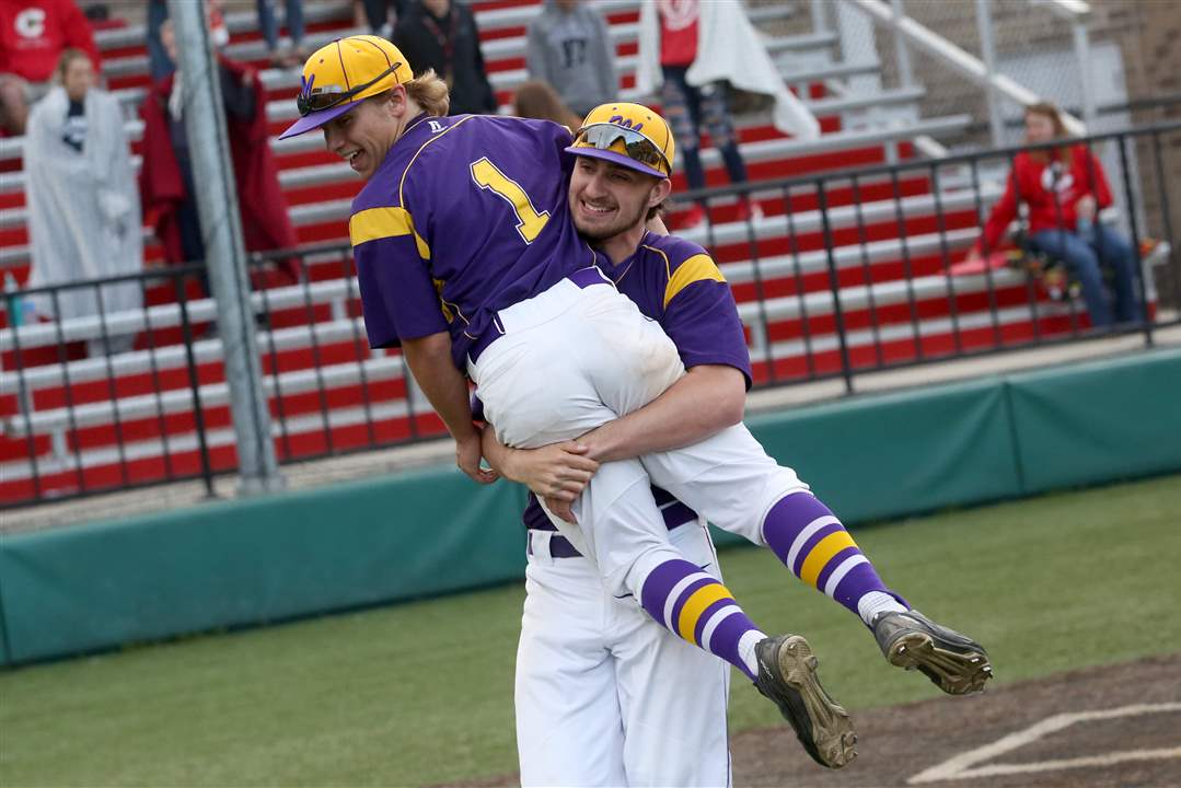 IN PICTURES: Maumee 6, Central Catholic 3 - The Blade