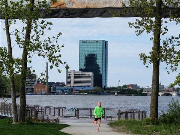 Take a hike at Middlegrounds Metropark | The Blade