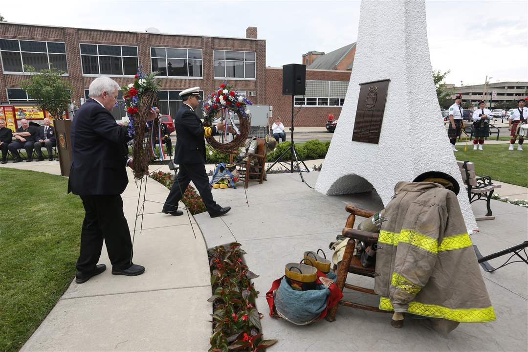 Memorial Service honors Toledo firefighters - The Blade