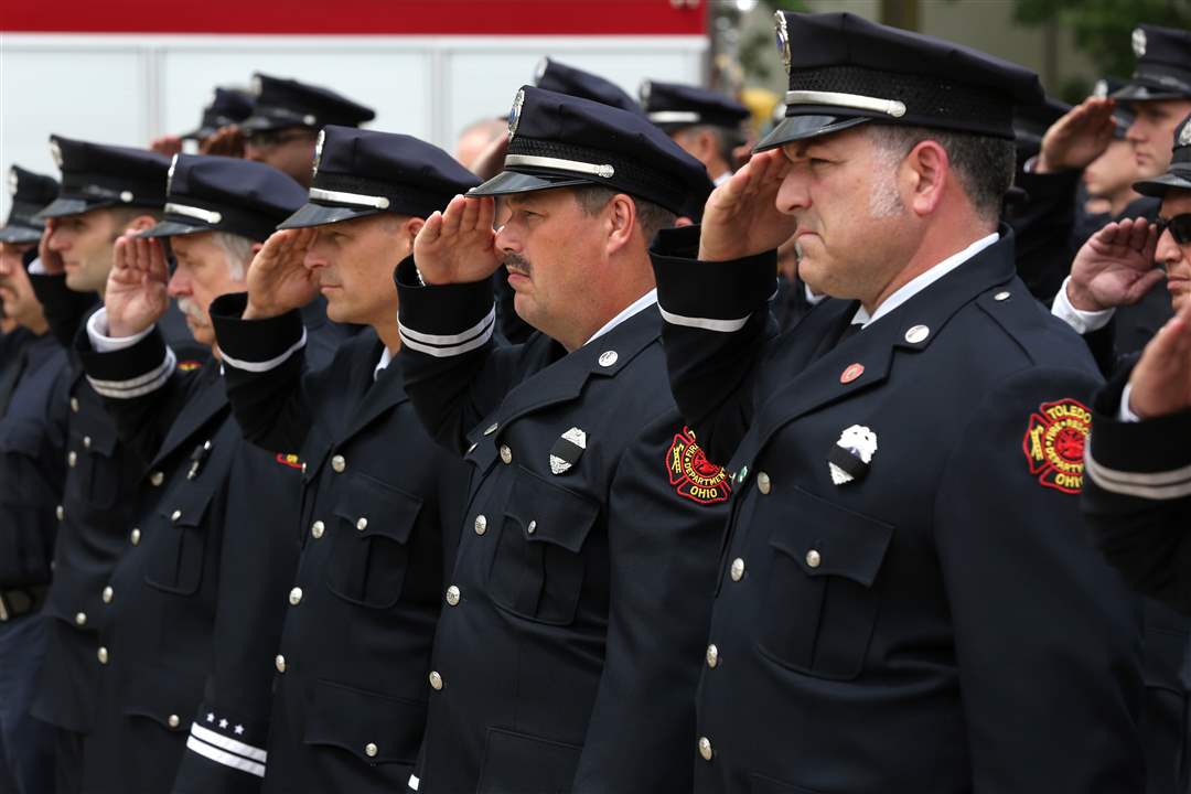 Memorial Service honors Toledo firefighters - The Blade