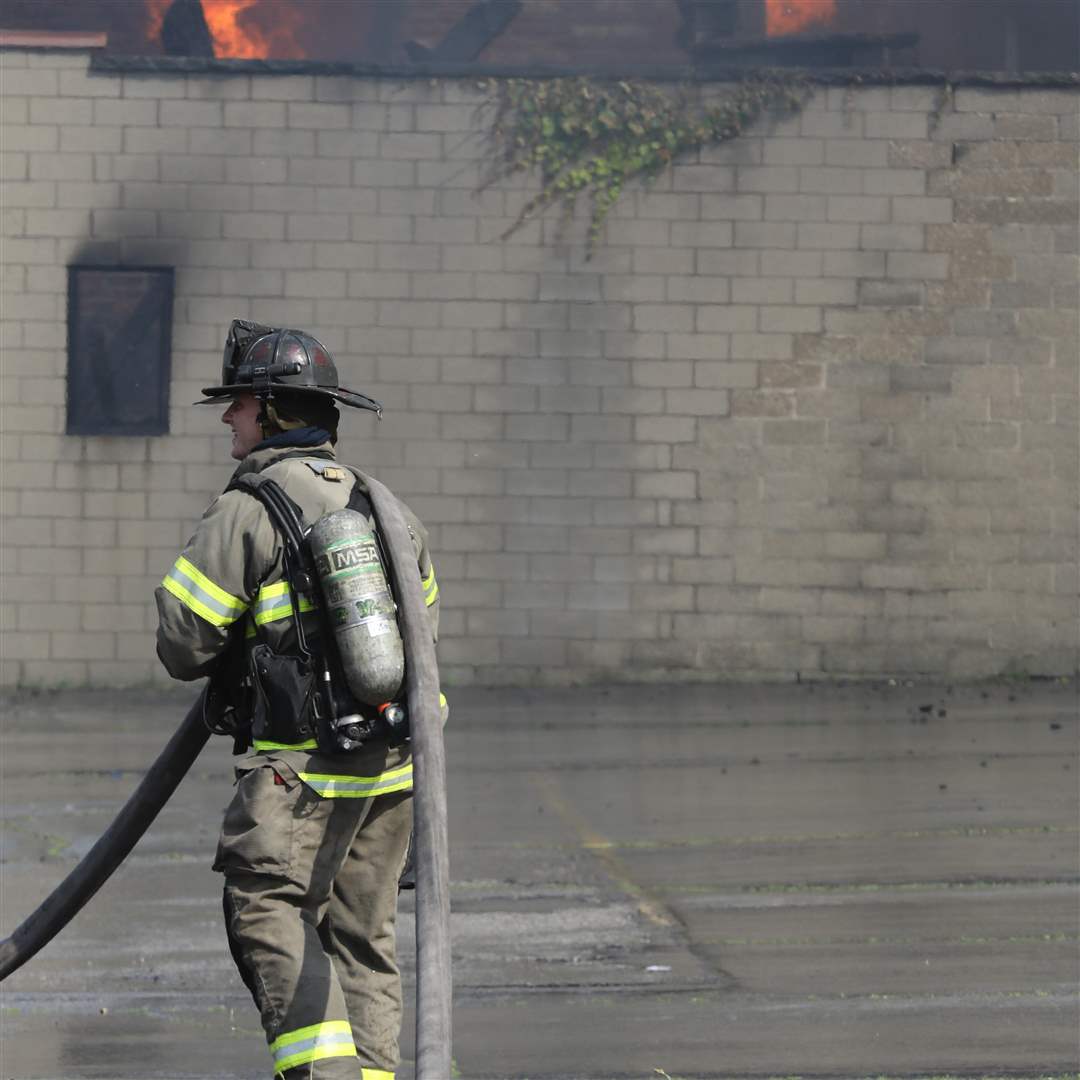 Fire department battles apartment fire - The Blade